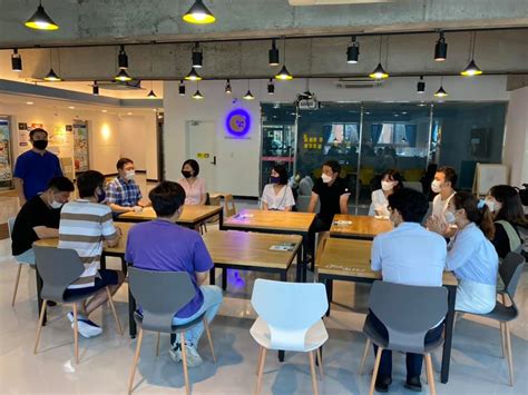 성남시청소년재단 오늘 은행동청소년문화의집에 새로 부임하신 김영환 본부장님께서 방문해주셨습니다👏🏼