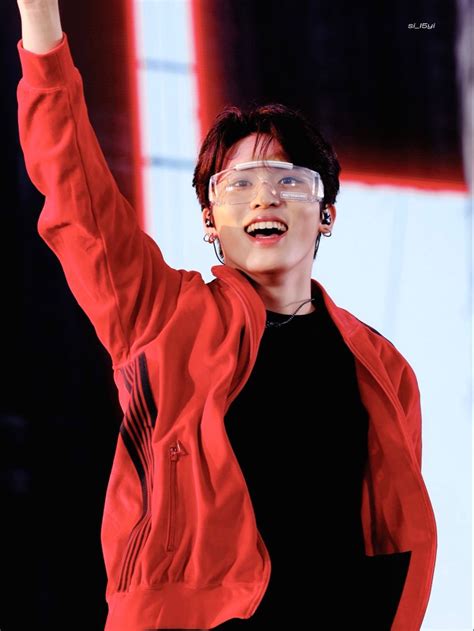 Park Jeongwoo Selebritas Gambar Pacar Materi Pacar