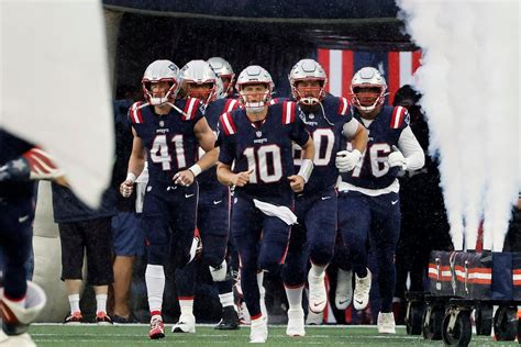 How To Watch The Miami Dolphins Vs New England Patriots Nfl Week 2