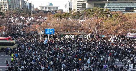 통합없이 위기극복 없다시위·파업 자제해야 특별기고