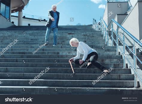 Fall Stairs Game