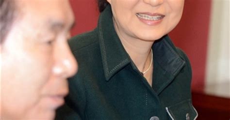 밝게 웃는 박근혜 당선인