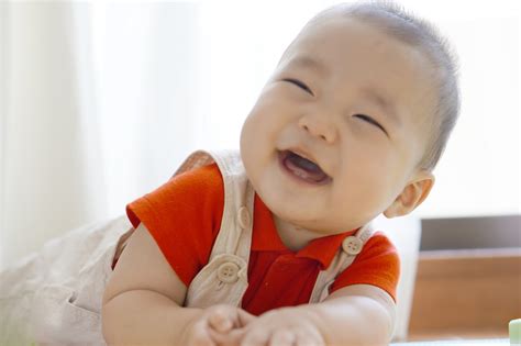 赤ちゃんが笑うようになるのはいつくらいから