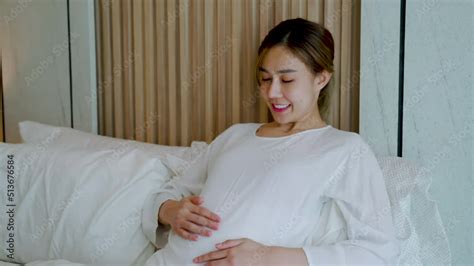 4k Asian Woman Pregnant With Sex Techniques Was Sitting And Stroking