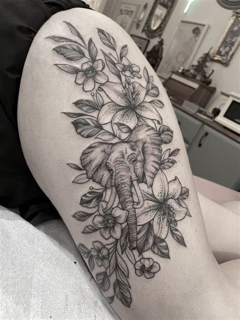 Tattooing By Amanda Creek Black And Grey
