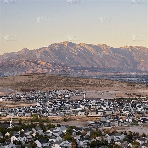 广场框架风景优美的犹他州山谷的夜景