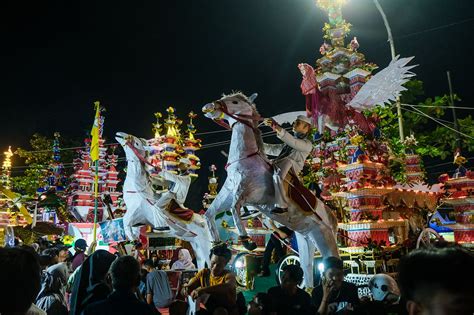 Festival Tabut 2025 Bengkulu Panen Wisatawan Economic Traveling