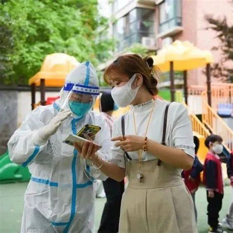 战“疫”一线 “只要有需要 我们随叫随到”杨瑞核酸社区
