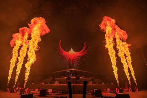 Illenium Eyes Wide Shut With Avril Lavigne And Travis Barker 歌詞and和訳