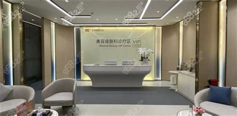 深圳鹏程整形价格表曝光：查询隆鼻隆胸双眼皮多少钱假体隆鼻 8682整形网
