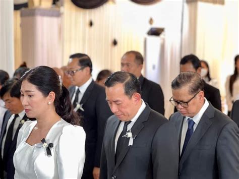 បណ្ឌិត ហ៊ុន ម៉ាណែត អញ្ជើញចូលរួមគោរពវិញ្ញាណក្ខន្ធសព ឧកញ៉ា មហាសប្បុរសធម្មសិរីញ្ញាណ