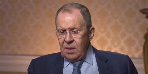 Postao je siromah koji s metlom hoda iza Putina ucijenjen je Čime Toliko je prljavština