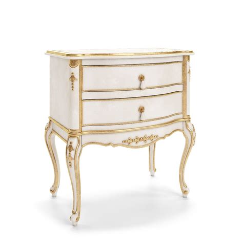 Более 3000 единиц изысканных произведений мебели от фабрики Romano Home