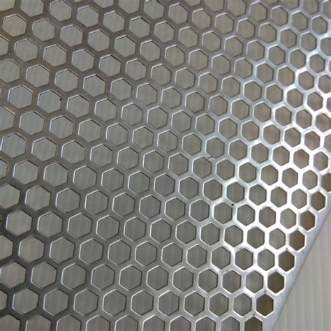 ตะแกรงหกเหลี่ยม แผ่นตะแกรงรังผึ้ง ขนาด 17x35 เซนติเมตร หนา 0 6 มิล สแตนเลส304 ขนาดรู 6 มิล พร้อม