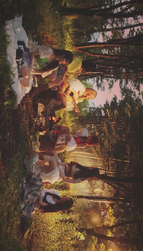 BEAUTIFUL MONSTER STAYC Wallpaper Lockscreen Aesthetic En 2024