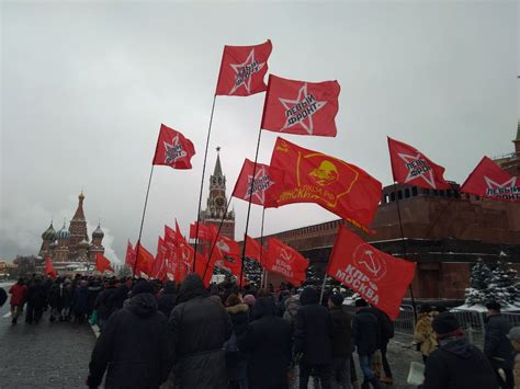 Левые силы провели в Москве акцию на Красной площади в день рождения Сталина — Левый Фронт