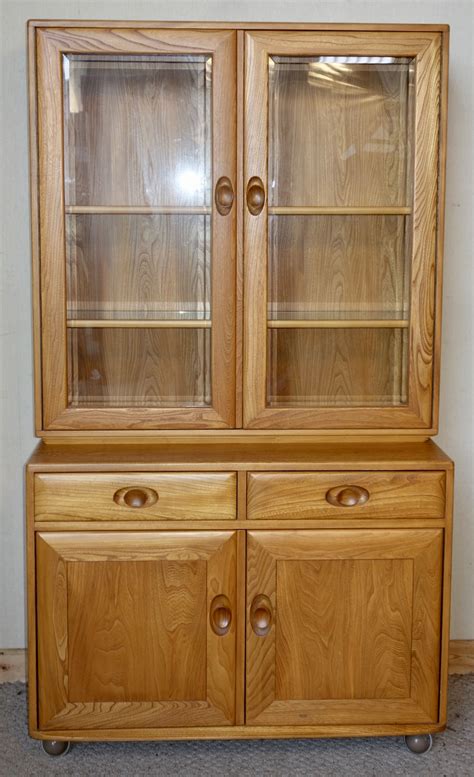 Ercol Windsor Display Cabinet La59407