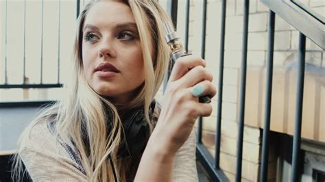 44 Red Lipstick Smoking Stock Videos Footage And 4k Video Clips Getty