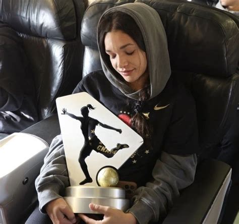 Pin By Andrew Low On Sophia Smith Uswnt Soccer Soccer Goal Female Soccer Players