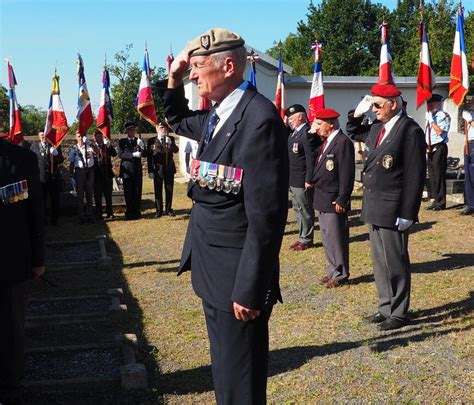 Moussey Le Courage Des Parachutistes Anglais De Lopération Loyton Salué