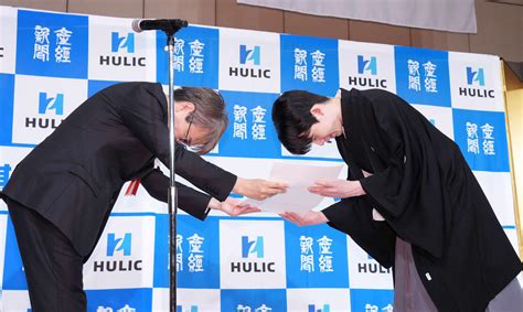 羽生善治会長が藤井棋聖を称賛「スピード感あふれる将棋を披露し、教材を残している」 社会写真ニュース 日刊スポーツ