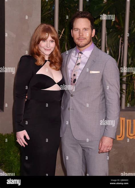 Hollywood Ca June 06 L R Bryce Dallas Howard And Chris Pratt