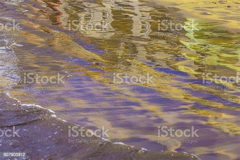 처박은 추상적임 배경에 더해진 성찰이요 0명에 대한 스톡 사진 및 기타 이미지 0명 모래 물 Istock