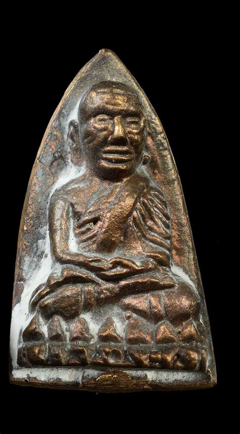 หลวงปู่ทวด หลังเตารีดใหญ่ รุ่นมงคล 5 นิด้า เนื้อโลหะผสมครับ ปี 2541 ตอก1โค๊ต [3] พระเครื่อง พระ