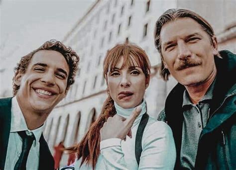 Pin By Coralie Fny On Lcdp Mv 🫶🏻 Netflix Dramas Free Movies Online Series Movies