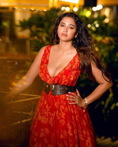 সোহিনীর হাতে ঢাকার দুই উপন্যাস