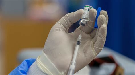 Indonesia Approves Chinas Sinovac Vaccine For Use On Elderly World
