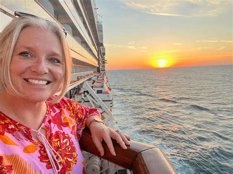 Look Around Holland America Lines Oosterdam With Me Blogger At Large