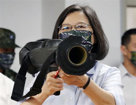 蔡政府臉丟大？狂砸破4000億國防預算 最新民調糗了 政治 中時新聞網