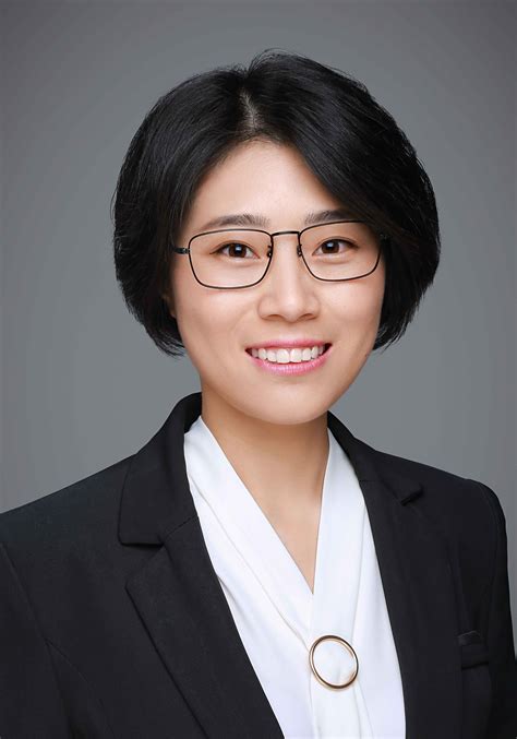 张西娜 北京中科闻歌科技股份有限公司副总裁中科智库研究院院长 锦囊专家官网 数字经济智库平台