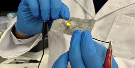 پاره کردن این پارچه بی‌فایده است خودش را ترمیم می‌کند خبرآنلاین