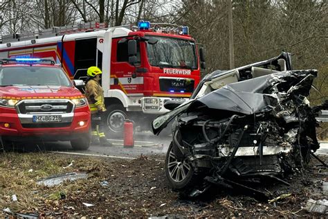 Tragischer Unfall Im Harz Audi Fahrer Kracht Frontal Gegen Baum Und Stirbt