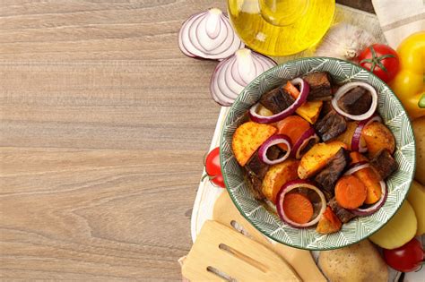 야채를 곁들인 쇠고기와 맛있는 음식의 개념 텍스트를 위한 공간 고급 요리에 대한 스톡 사진 및 기타 이미지 고급 요리 고기 구도 Istock