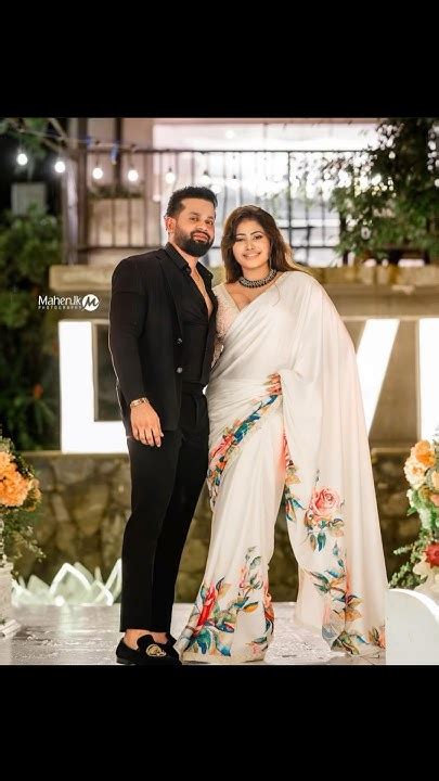 හරි ලස්සන කපල් එකක්😍💕 මේ දෙන්නට ආදරේ අය ලයික් එකක් දාගෙන යමු😊 ️