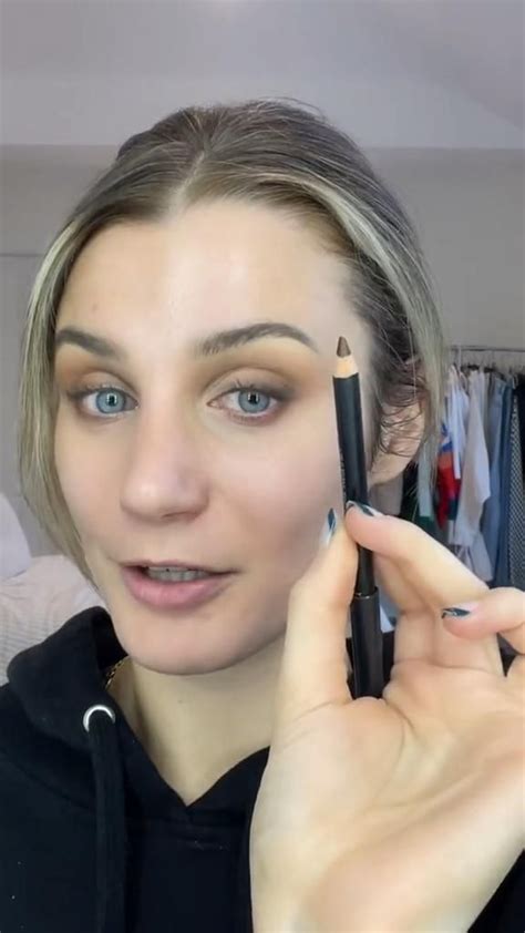 How To Create A Simple Cat Eye Look Using Pencil Eyeliner Jessoshii