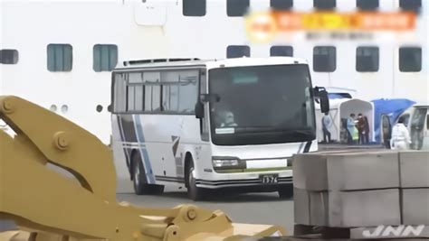 邮轮11人下船，乘客获赠手机联系医生凤凰网视频凤凰网