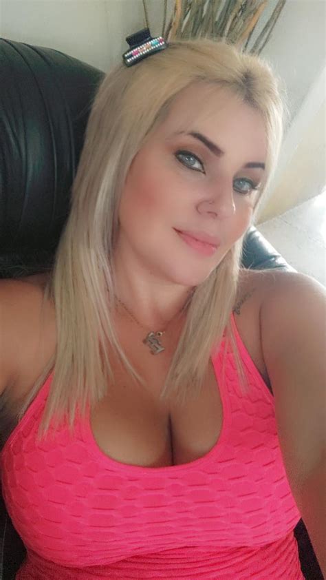 Morning Anyone Into Yo Real Hotwife R FloridaHotwife Milf
