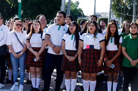 Autoridades Realizan Izamiento De Bandera Para Fomentar El Civismo Y