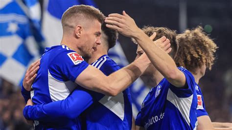 S04 Put Five Past Hertha To Pick Up Crucial Win At Home Fc Schalke 04