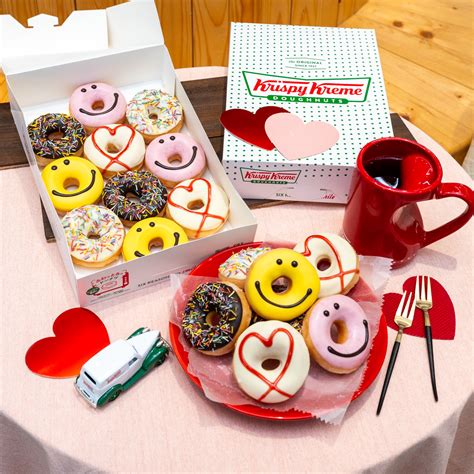 【実食レポ】スマイルやハートデコレーションなど全5種類！クリスピー・クリーム・ドーナツ「バレンタイン ミニ ボックス」