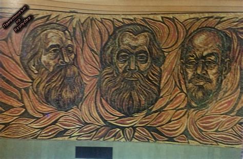 Паметникът на Бузлуджа Тържествената зала на Дома паметник