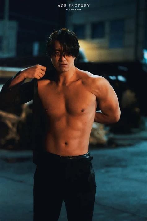 이준혁 나이 프로필 키 과거사진 복근 한지민 필모그래피 작품활동