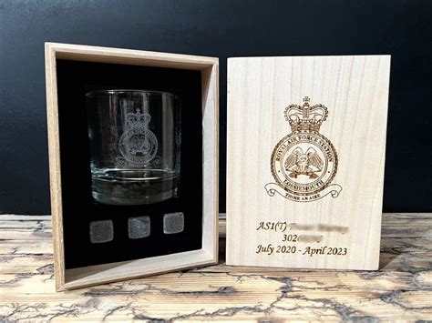 Single Whiskey Glass In Wooden Presentation Box Engraved Pronto