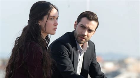 Sahipsizlerde Azize Ve Devran Arasında Ipler Geriliyor