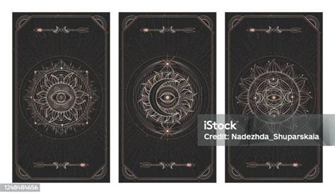 신성한 형상 기호 그런지 텍스처 및 프레임이 있는 세 가지 어두운 그림의 벡터 세트입니다 Freemasons에 대한 스톡 벡터 아트 및 기타 이미지 Istock