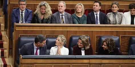 Ocho Ministros Del Psoe Renuncian A Su Actas Para Reforzar Al Grupo